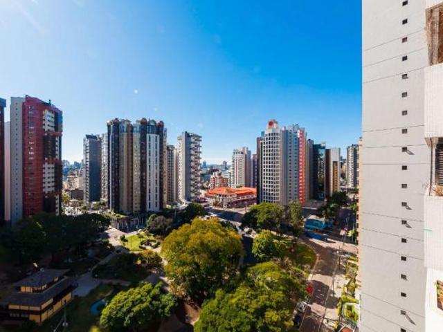 APARTAMENTO AGUA VERDE NA FRENTE DA PRAÇA DO JAPÃO