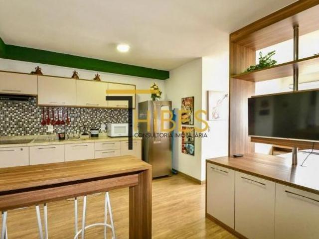 Apartamento água verde, andar alto, mobiliado, ensolarado, 1 dormitório, 33 m² privativos, 1 vaga