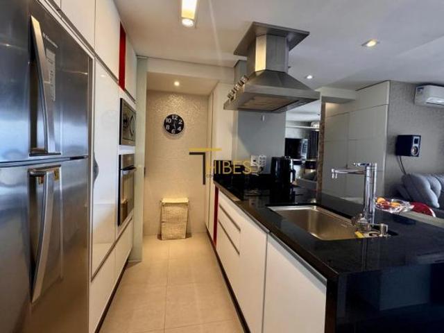 Apartamento agua verde, 2 dormitórios sendo, 1 suíte, 63 m² privativos, 1 vaga de garagem