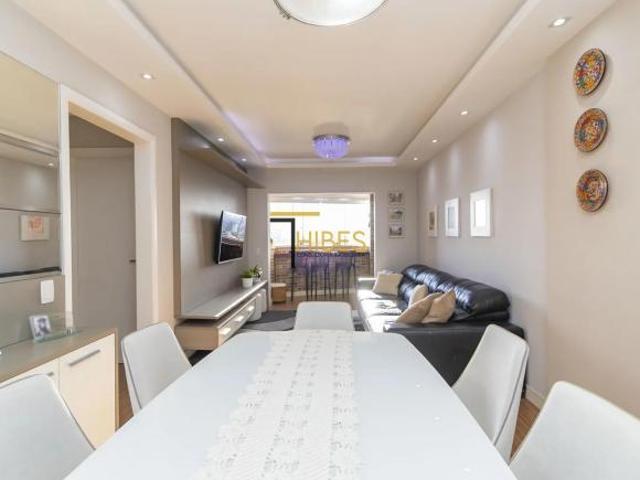 Apartamento agua verde, 3 dorm. 2 suítes, 89 m² priv. alto, ensolarado, 1 vaga
