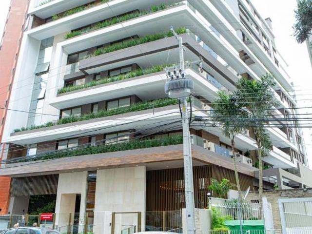 Apartamento ao lado do Clube Curitibano