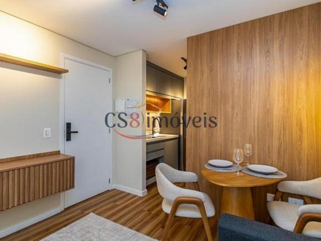 Apartamento ao lado do Clube Curitibano e da Praça do Japão