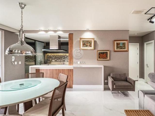 Apartamento ao lado do Clube Curitibano, edifício