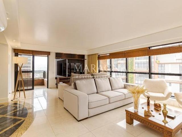 Apartamento ao lado do Graciosa Country no Cabral andar alto 3 vagas de garagem