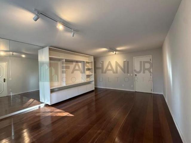 Apartamento ao lado do Pq do Povo, reformado no Itaim Bibi, São Paulo SP: 3 quartos, 1 suíte, 2 sala