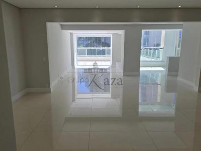 Apartamento Alphaville Empresarial 3 Suítes 255m²