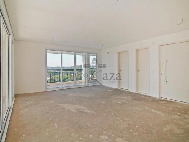 Apartamento Alto da Boa Vista 4 Dormitórios 208m²