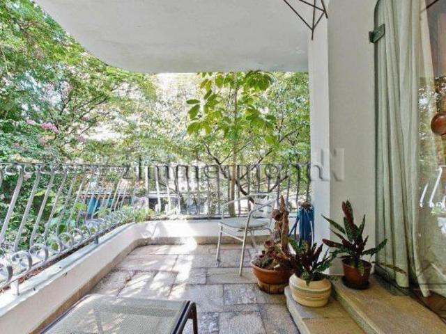APARTAMENTO ALTO DE PINHEIROS 4 SUITES 4 VAGAS DE GARAGEM