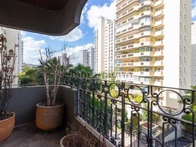 APARTAMENTO ALTO DE PINHEIROS 3 SUÍTES 4 VAGAS