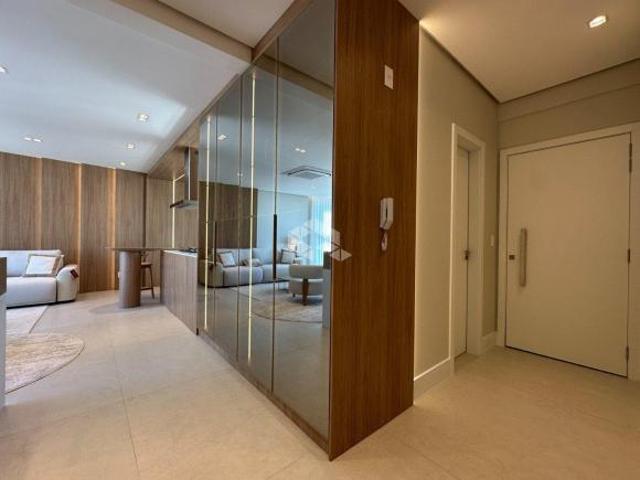 Apartamento alto padão, com 3 dormitórios, sendo uma suíte, vaga dupla, no Centro de Canoas Aceit
