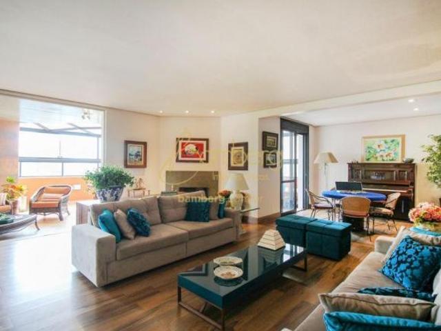 Apartamento alto padrão, 4 suítes, 6 vagas, próximo a Graded School