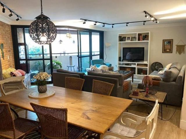 Apartamento alto padrão,149m²,4 dormitórios, 2 vagas, Moema !