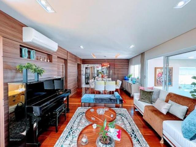 Apartamento Alto Padrão 220m2 4 Doms, 3 suites, 4 Vagas
