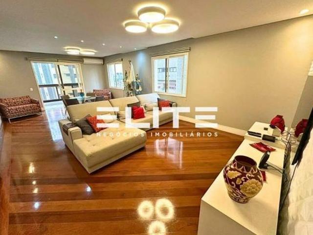 Apartamento Alto Padrão 260m² no Bairro Jardim | 3 Suítes | Hall Privativo | 4 Vagas + Infra Carro E