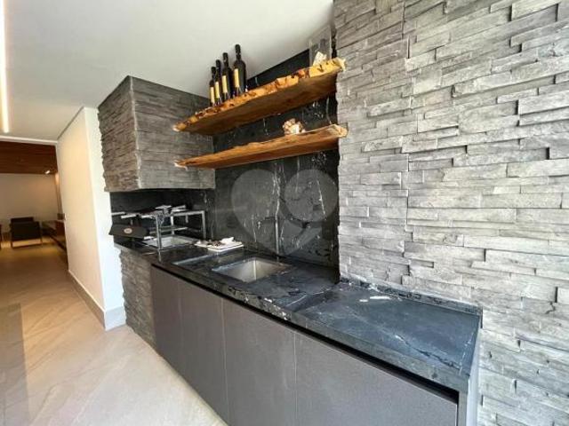 Apartamento alto padrão, 264 metros, 4 suítes, 4 vagas em Santana