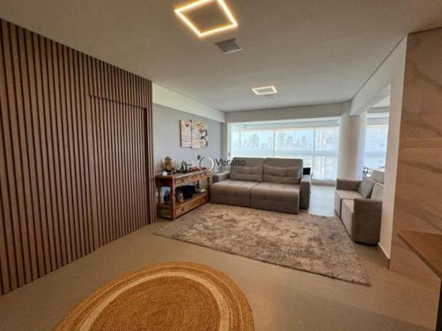 Apartamento alto padrão, totalmente reformado, vista total para o m
