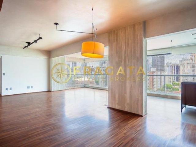Apartamento Alto Padrão à Venda na Pompeia 152 m², 3 Suítes, Varanda Gourmet e 3 Vagas