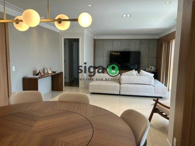 Apartamento Alto Padrão á Venda na Vila Andrade! de 163m², 4 Vagas, 3 Suítes Totalmente Mobiliado!