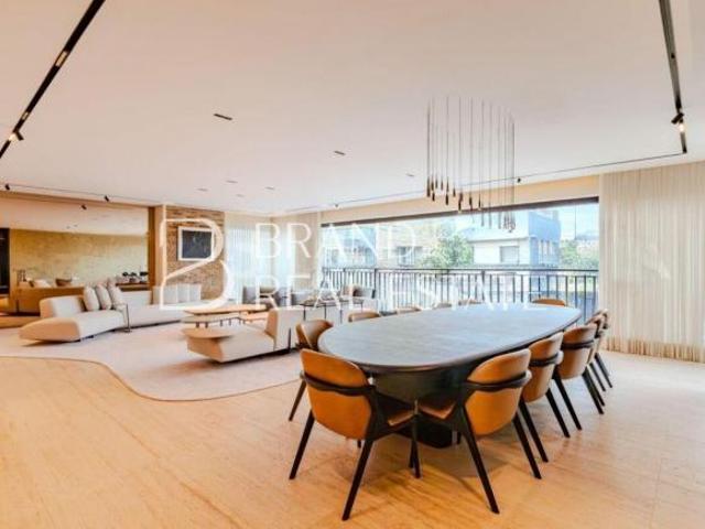 Apartamento alto padrão á venda na Vila Nova Conceição, 303m², andar alto, 4 suítes, 4 vagas