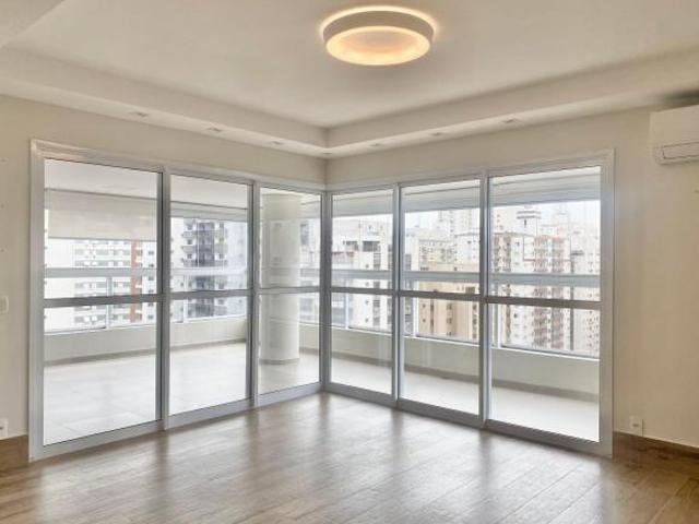 Apartamento alto padrão à venda nas Pitangueiras no Guarujá, SP | QVista Inte.