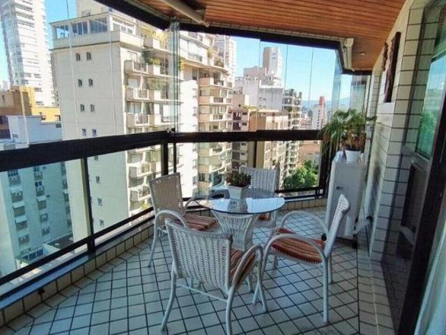 Apartamento Alto Padrão à Venda no Boqueirão em Santos