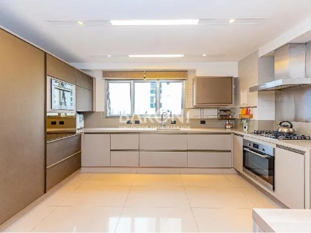 Apartamento alto padrão à venda no Campo Belo com 485 m², varanda com espaço gourmet, 3 suítes, 5 va