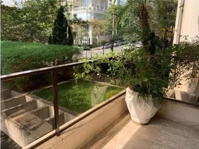 Apartamento alto padrão à venda no Condomínio Edifício Cote Du Soleil em São Paulo SP
