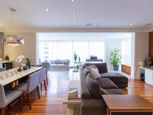Apartamento alto padrão à venda no Condomínio Maison Lalique na Alameda dos Arapanés em Moema SP