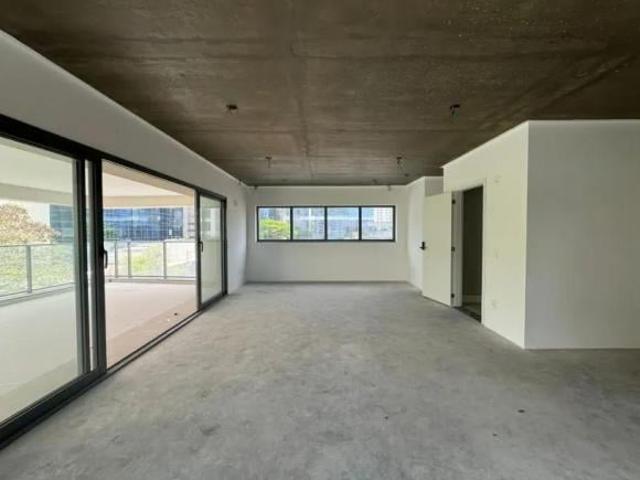 Apartamento alto padrão à venda no Condomínio Stratos Itaim em Itaim Bibi em São Paulo SP