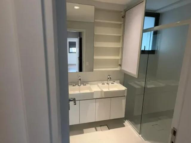 Apartamento alto padrão à venda no condomínio Tríad Vila Nova Conceição em São Paulo SP