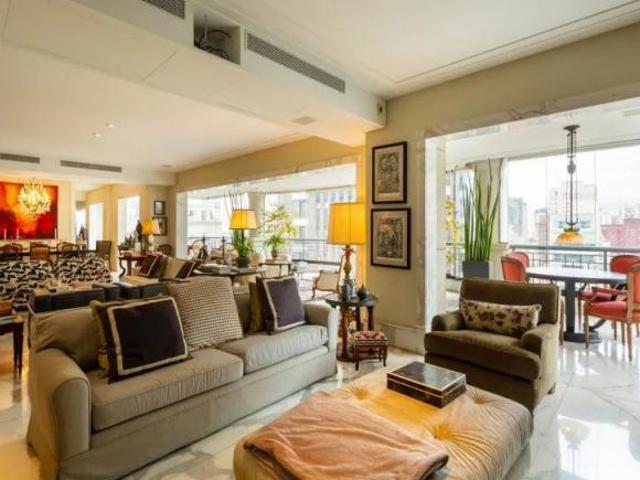 Apartamento alto padrão à venda no Edifício Chateau de Tocqueville em Itaim Bibi em São Paulo SP