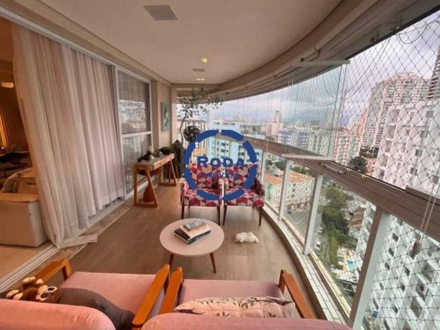 Apartamento alto padrão à venda com 4 quartos e 3 vagas na Ponta da Praia em Santos/SP