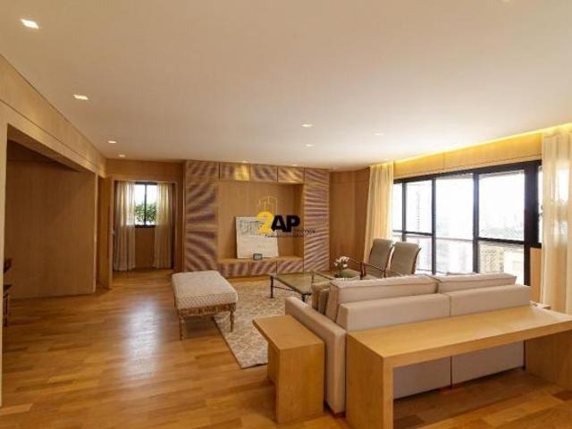 Apartamento Alto Padrão, à Venda com 3 Suítes e 3 Vagas, 200 m²,no Itaim Bibi, São Paulo SP!