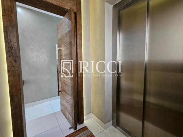 Apartamento alto padrão Boqueirão