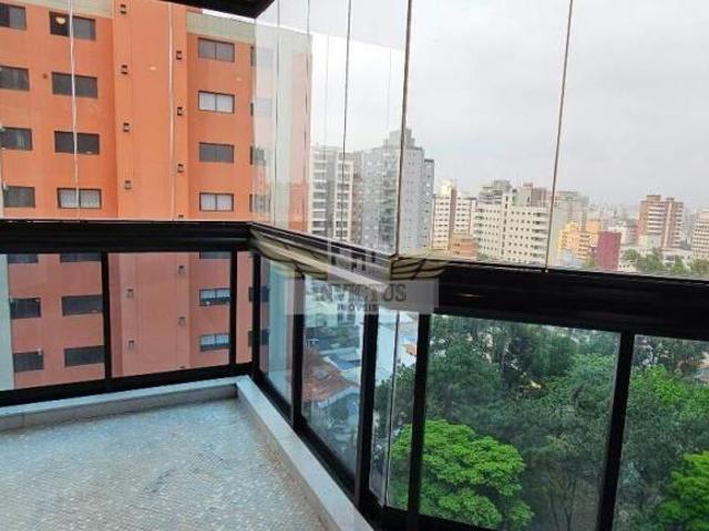 Apartamento Alto Padrão com 3 Quartos no Condomínio Edifício Kowarick para Comprar, 220m² Jardim B