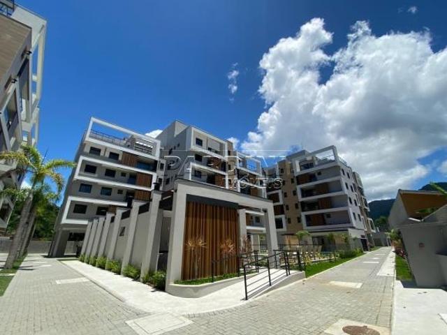 Apartamento alto padrão com 3 suítes e varanda gourmet, pertinho do mar, na praia da Enseada em Ubat