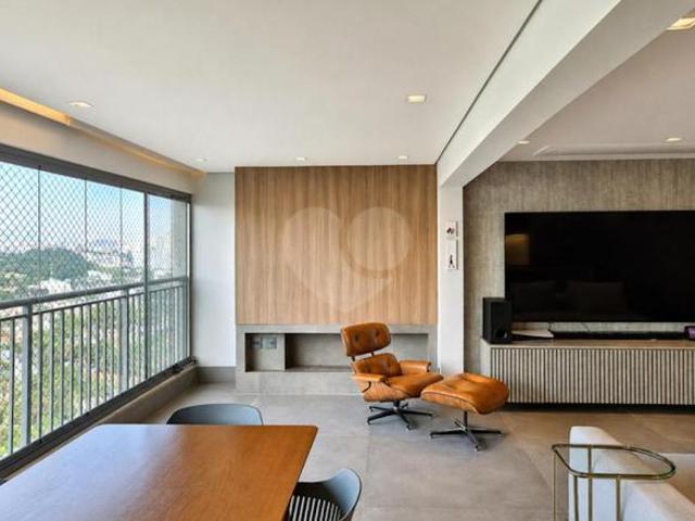 Apartamento Alto Padrão com 3 Suítes, Hall Privativo e Terraço Gourmet no Butantã