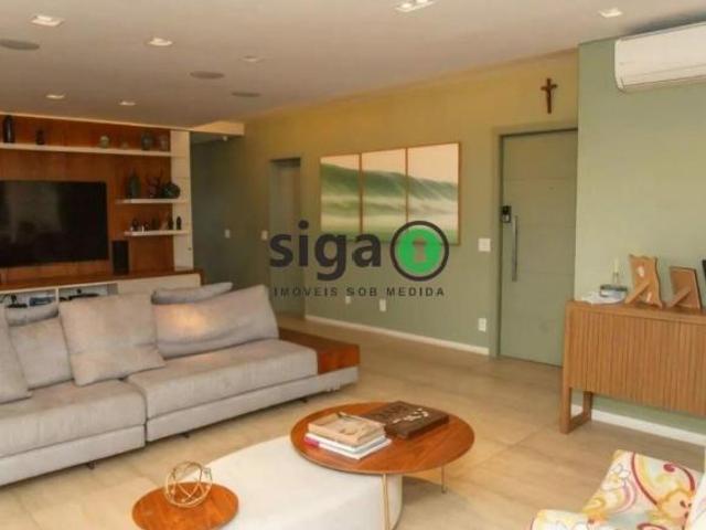 Apartamento alto padrão com 3 suítes, varanda gourmet e quadra de tênis no Campo Belo