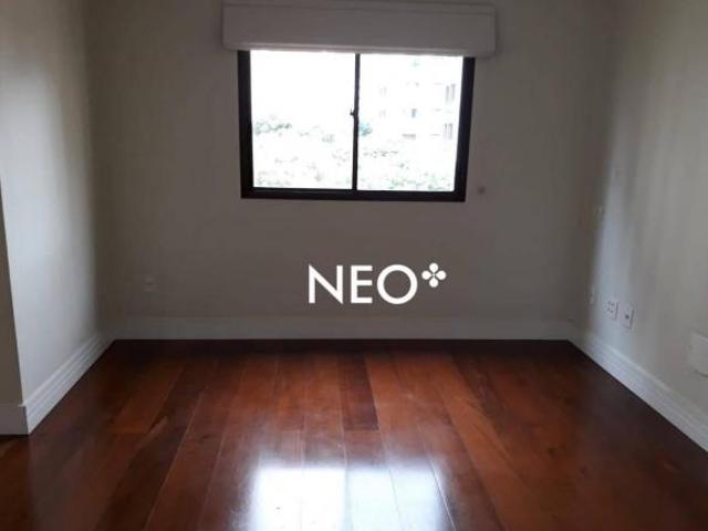 Apartamento Alto Padrão com 211m², 3 Suítes e 3 Vagas