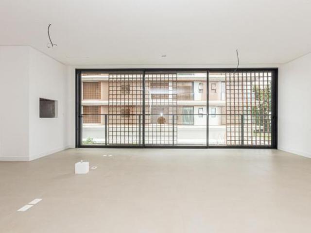 Apartamento Alto Padrão com 2 suítes, 131,85 m² área útil no Bigorrilho