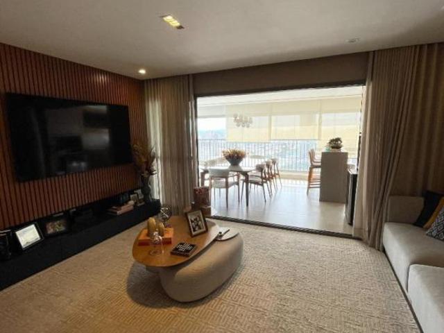 Apartamento alto padrão com 4 quartos na Mooca