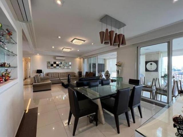 Apartamento Alto Padrão com 4 Suítes e 4 Vagas na Mooca – Edifício de Alto Padrão, 250m²
