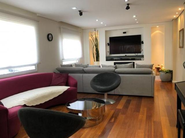 Apartamento alto padrão com Quadra de tennis