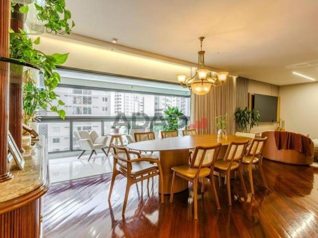 Apartamento Alto Padrão com Vista para o Lago das Rosas Apartamento com 4 Quarto s por R$ 1370000.0
