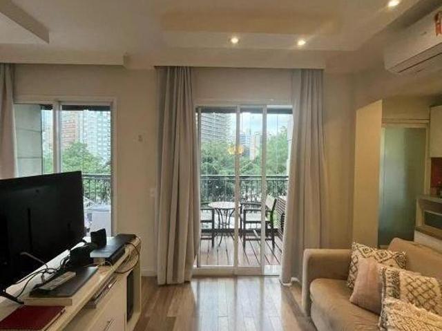 Apartamento Alto Padrão de 50m² com 1 Quarto e 1 Vaga em Moema