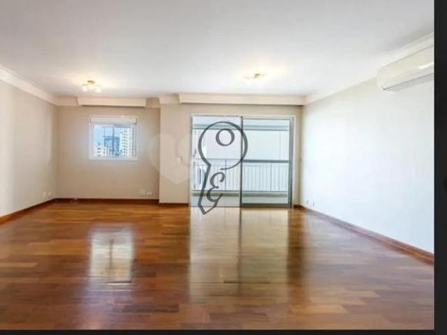 Apartamento Alto Padrão de 137 m², 3 dormitórios 1 suíte e duas vagas para venda e locação, Consol