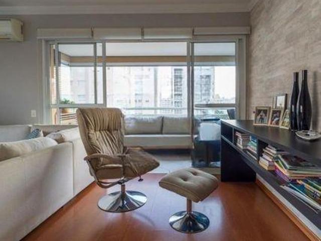 Apartamento Alto Padrão de 137m² com 3 Suítes e 3 Vagas à Venda na Vila Olímpia
