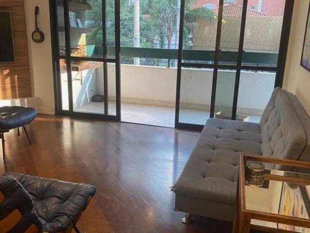 Apartamento Alto Padrão de 147m² com 4 Quartos e 2 Vagas à Venda em Moema