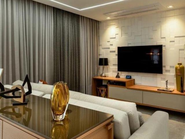 Apartamento Alto Padrão de 172m² com 3 Suítes e 4 Vagas à Venda em Moema