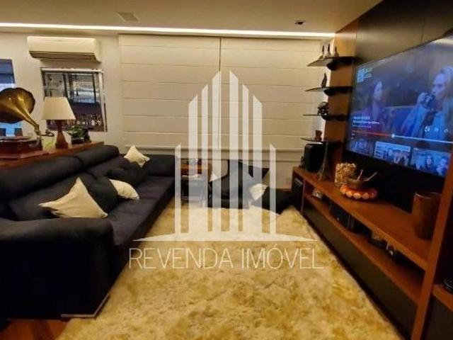 Apartamento Alto Padrão de 209m² com 2 Quartos e 4 Vagas à Venda no Panamby